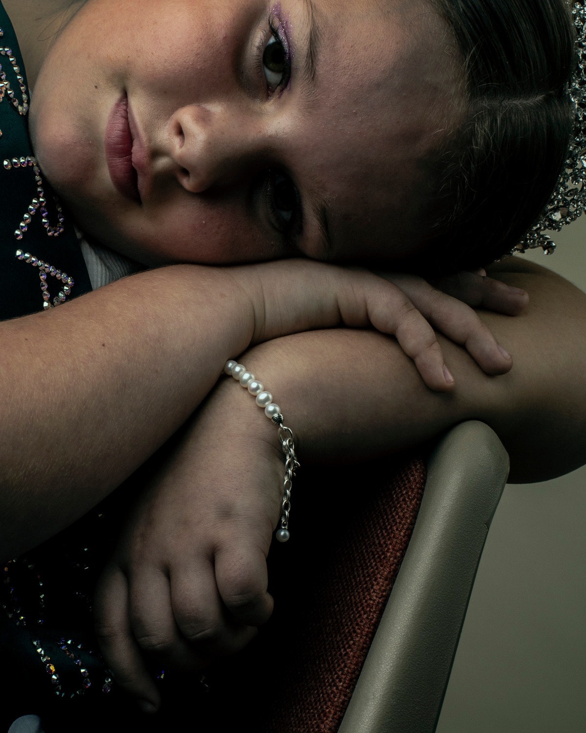 Jet Swan shoots for Modern Weekly China — News — Mini Title