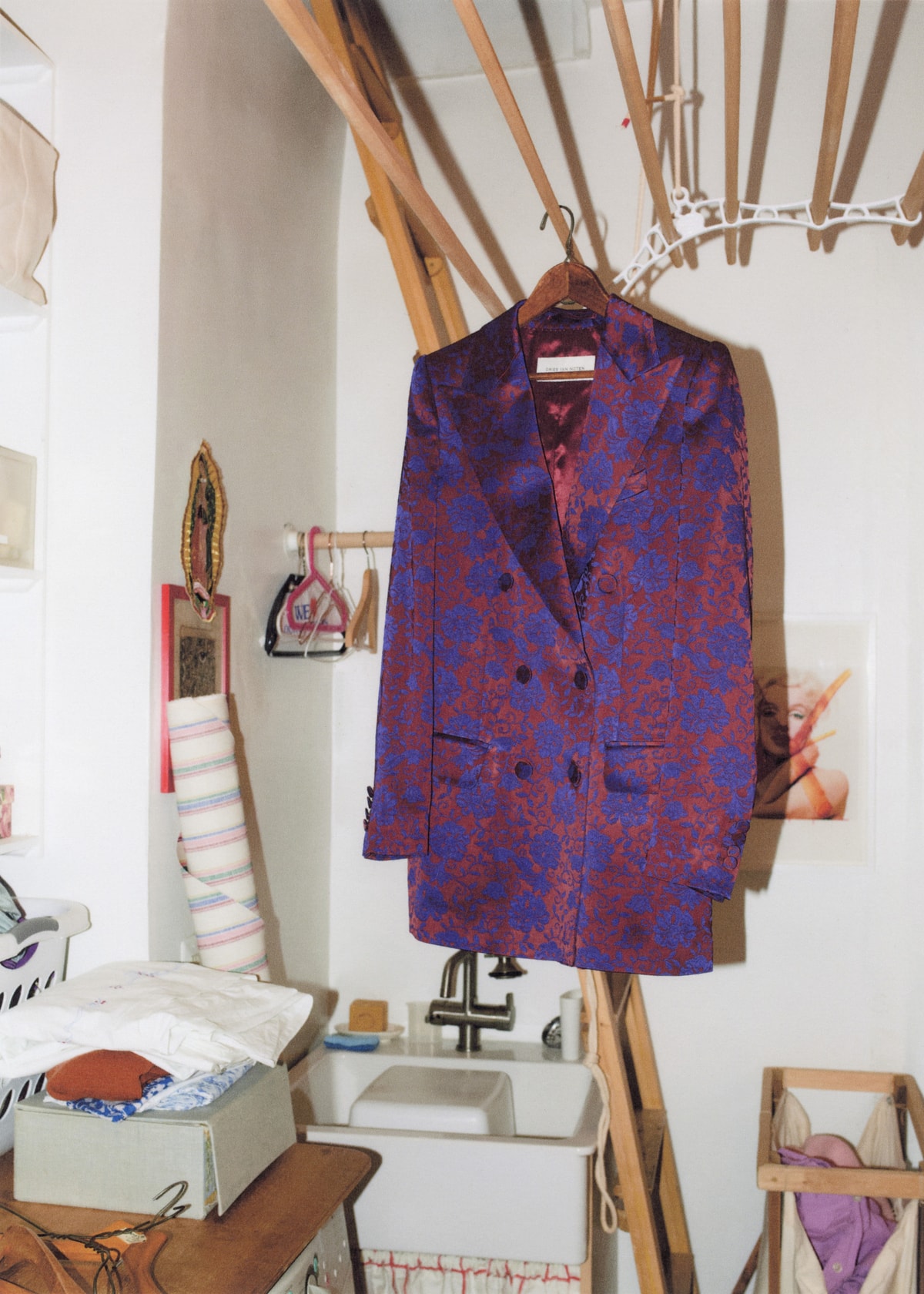 Noemi Bonazzi Set Design for Outline — News — Mini Title